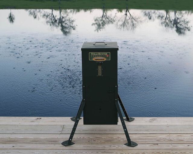 Automatic Fish Feeders and Feed | Danbury Fish Farms